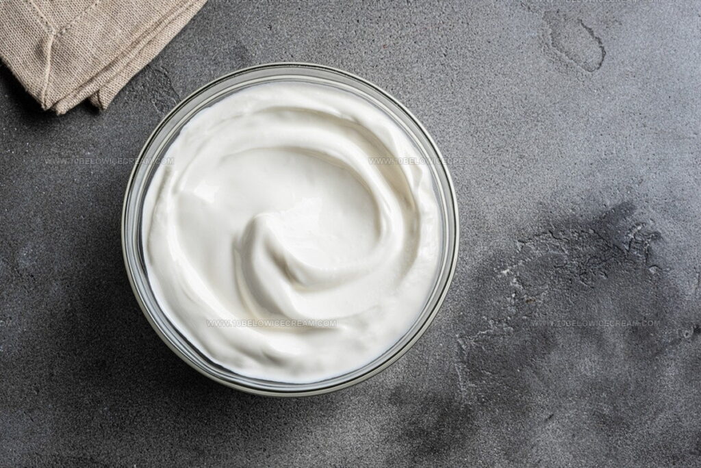 What Does Greek Yogurt Taste Like? A Tangy Treat Explained - 10 Below ...